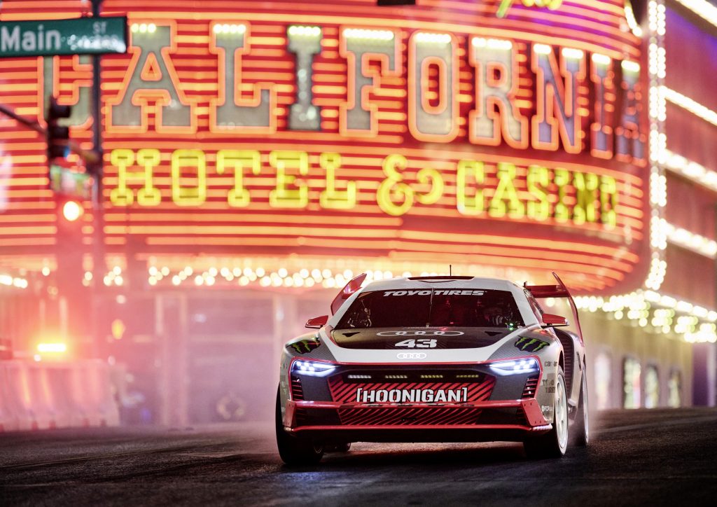 Ken Block et l’Audi S1 Hoonitron électrisent Las Vegas