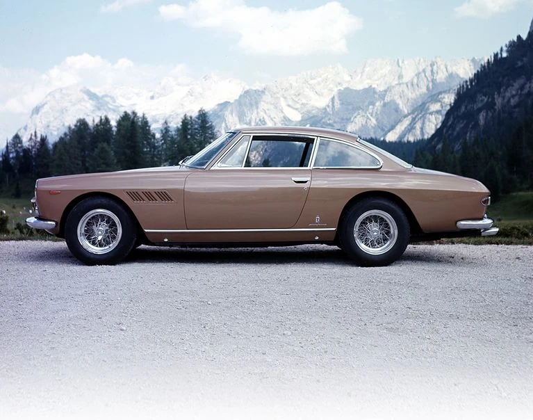 Ferrari 330 GT 2+2 V12 mk1