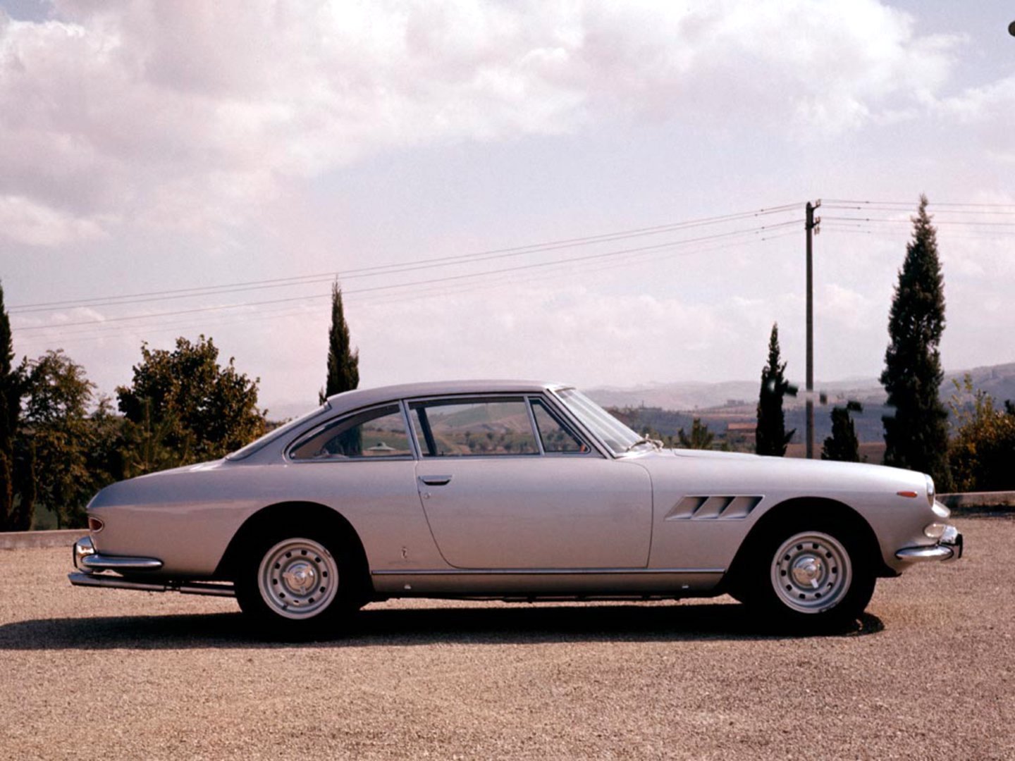 Ferrari 330 GT 2+2 V12 mk2