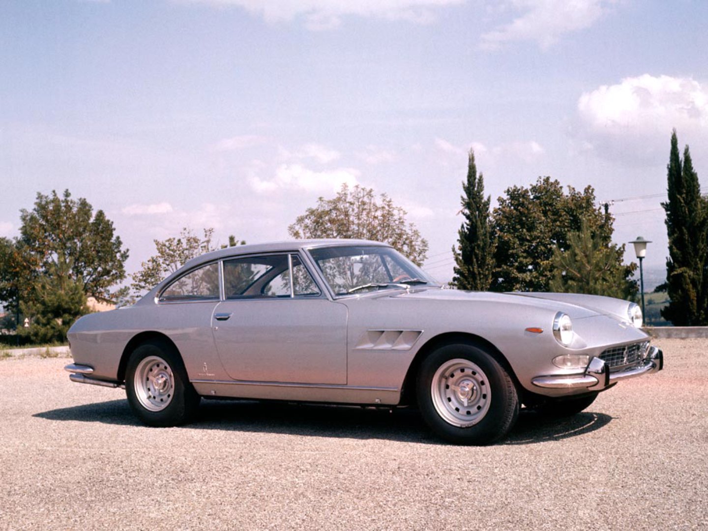 Ferrari 330 GT 2+2 V12 mk2